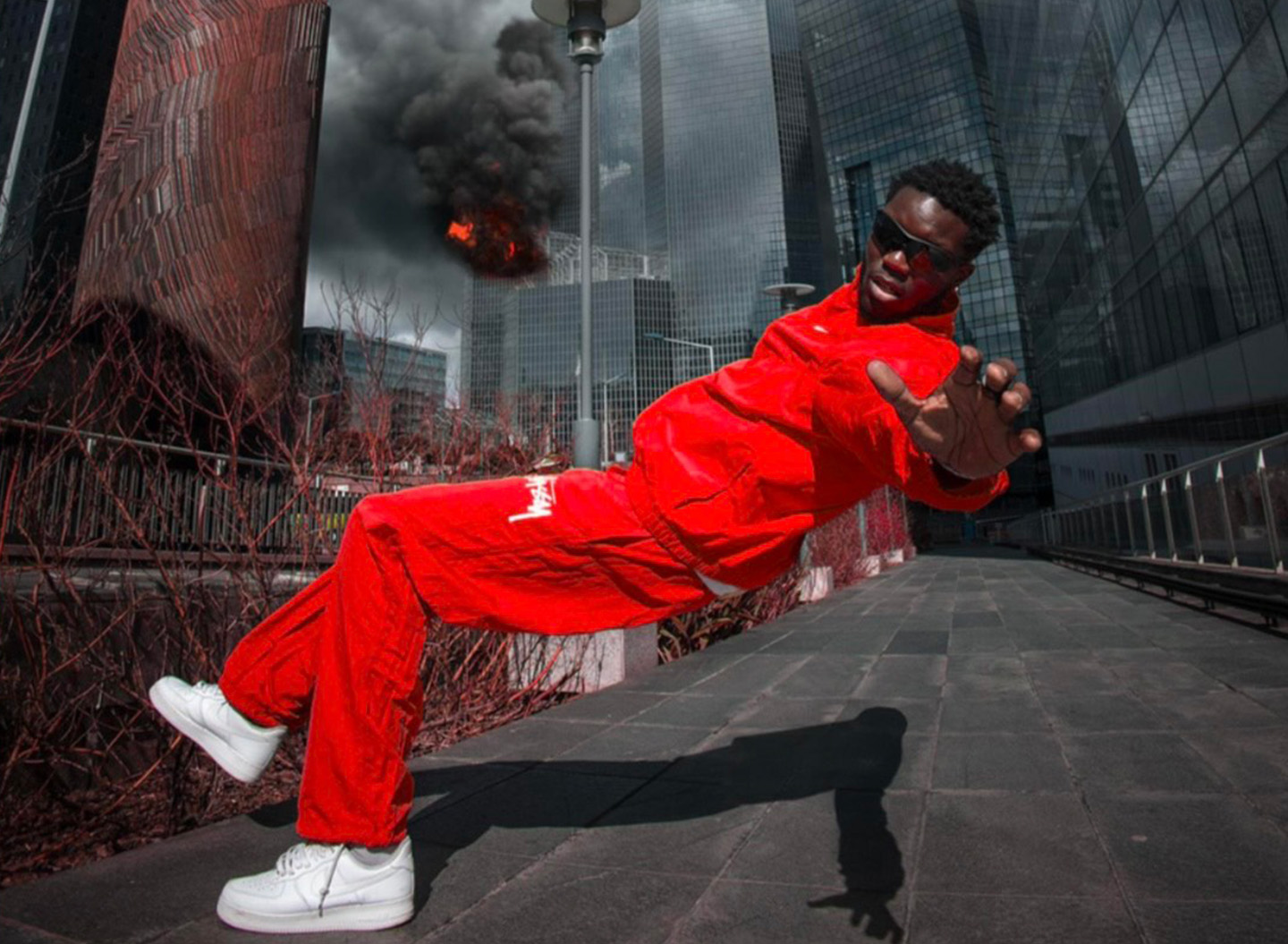 Celo revient avec la version red de son EP LIVE.LIFE