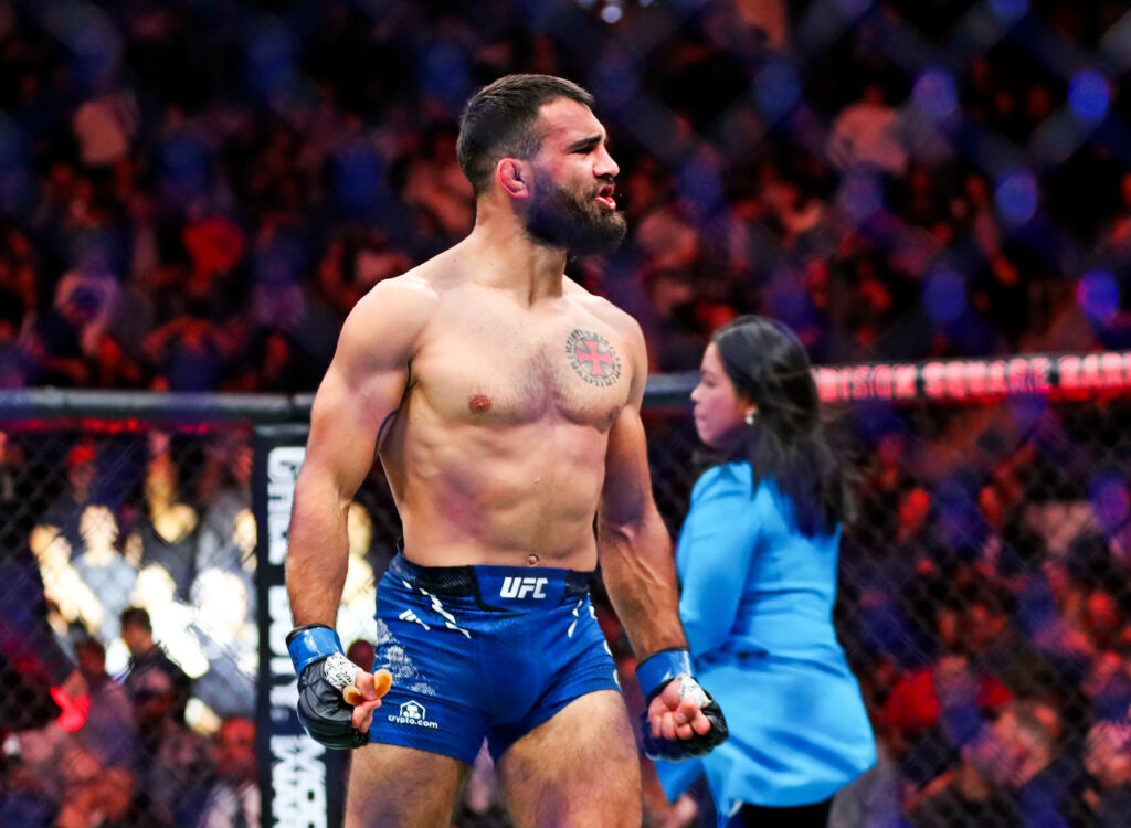 Gradur réagit à l'annonce du combat entre Benoît Saint-Denis et Dustin ...