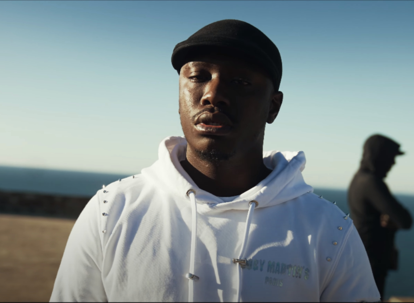 Sur les réseaux sociaux, Werenoi dévoile un nouvel extrait inédit