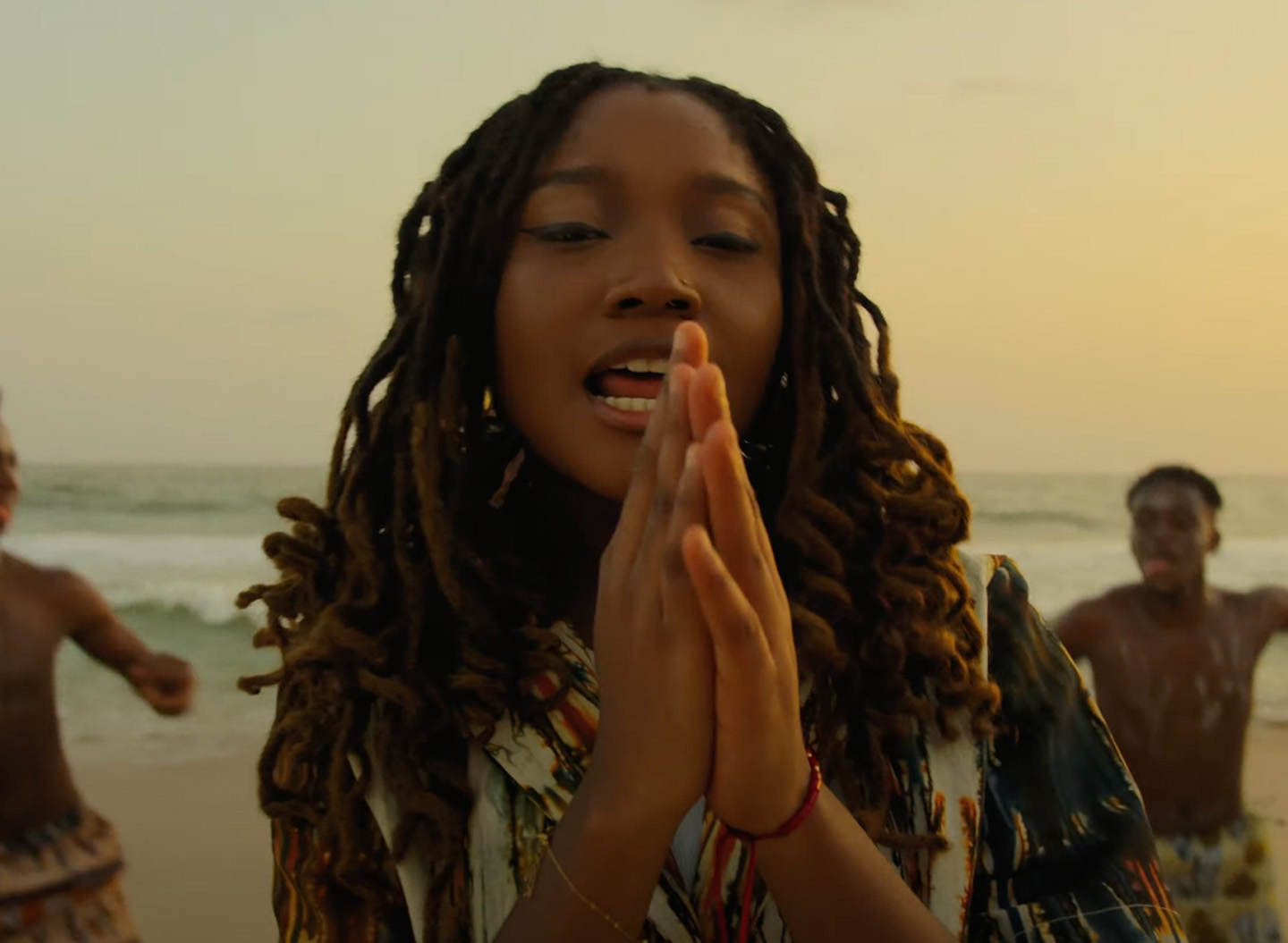 Mosty rend hommage à l’Afrique sur God Bless Africa