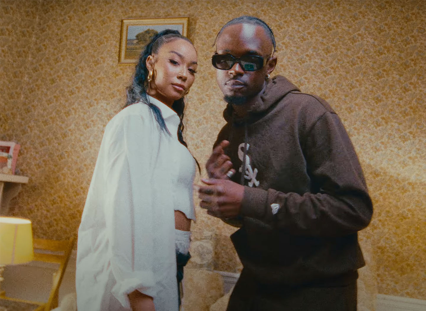 Jaïa Rose fête la sortie de son nouvel album avec Cinco dans Entre Nous