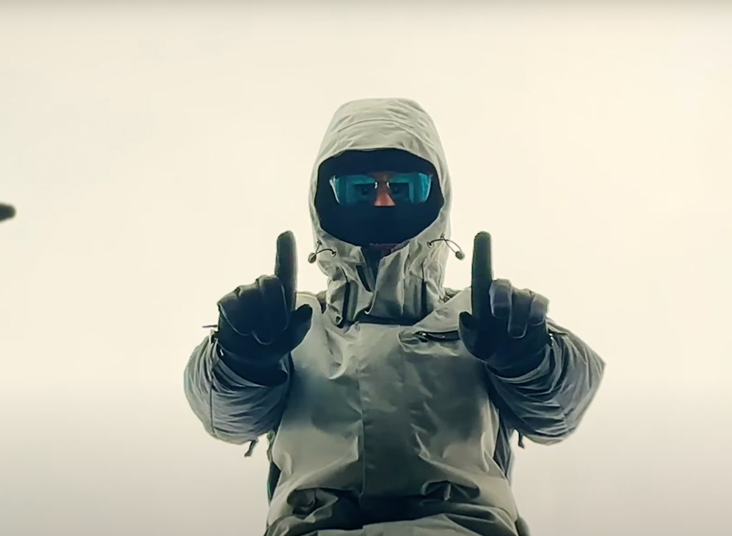 Ven1 garde les galères loin de lui dans Hakayet