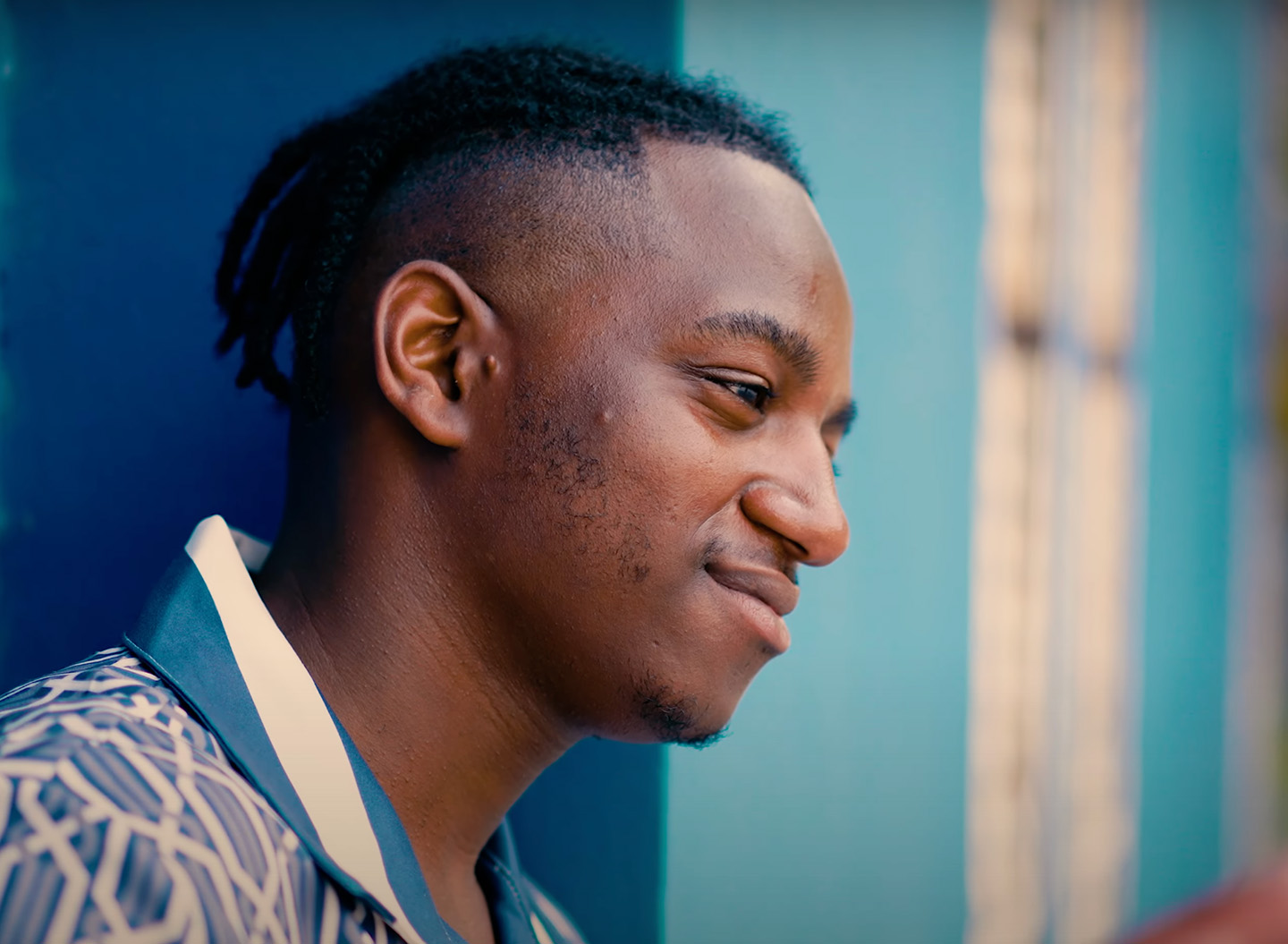 Bouss rentre dedans avec Les heures